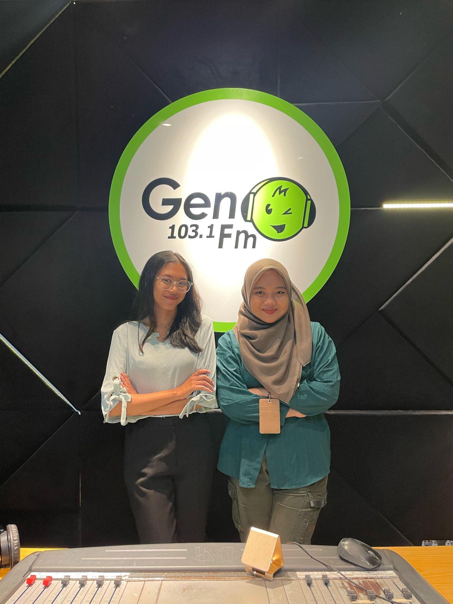 Menyatu dengan Dunia Radio, Perjalanan Magang di Balik Layar Krativitas Gen FM Surabaya